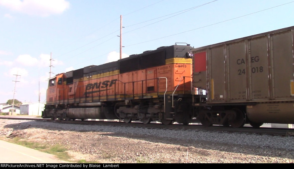 BNSF 9749
